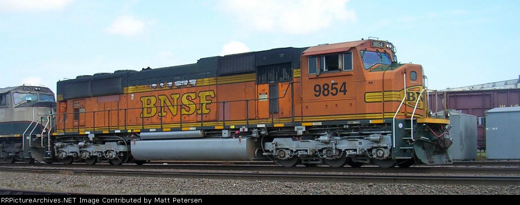 BNSF 9854